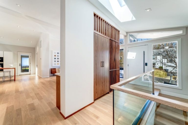 Whoa, Check Out This “Authentic 1959 Mid-Century Modern home Re ...